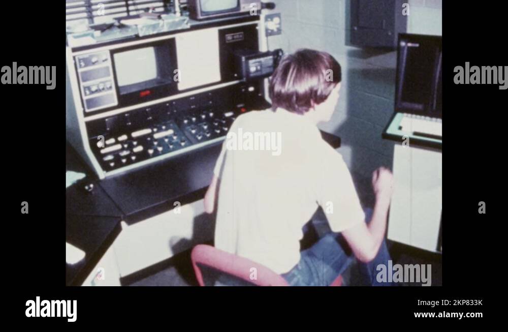 Adjusting instrument Stock Videos & Footage - HD and 4K Video Clips - Alamy