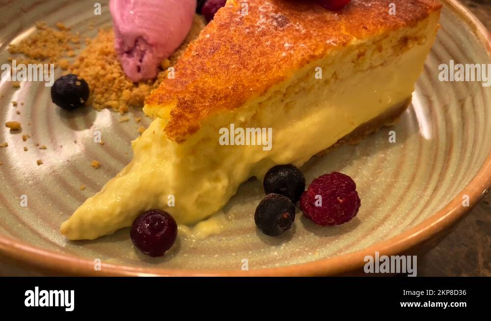 Burnt basque Stock Videos & Footage - HD and 4K Video Clips - Alamy