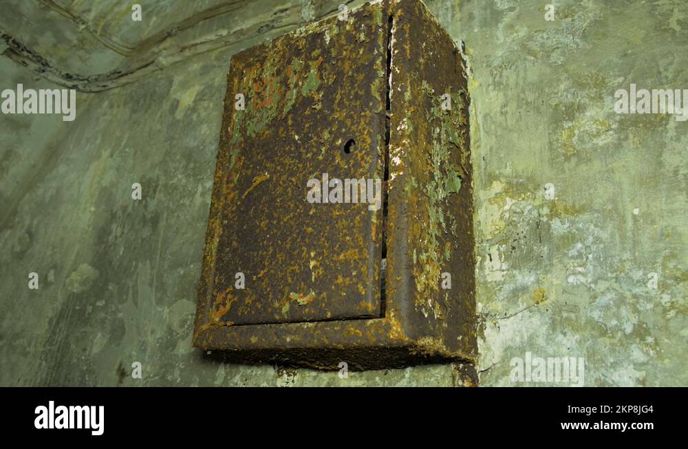 Rusty old bomb Stock Videos & Footage - HD and 4K Video Clips - Alamy