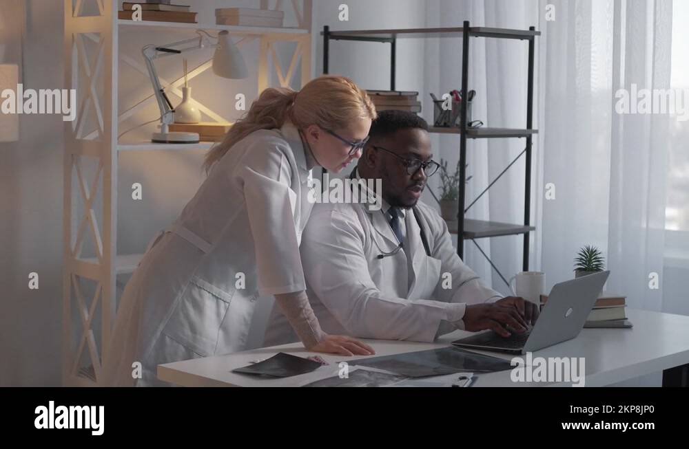 Expertise workspace Stock Videos & Footage - HD and 4K Video Clips - Alamy