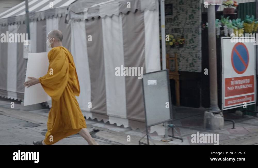 Thai monk walking Stock Videos & Footage - HD and 4K Video Clips - Alamy