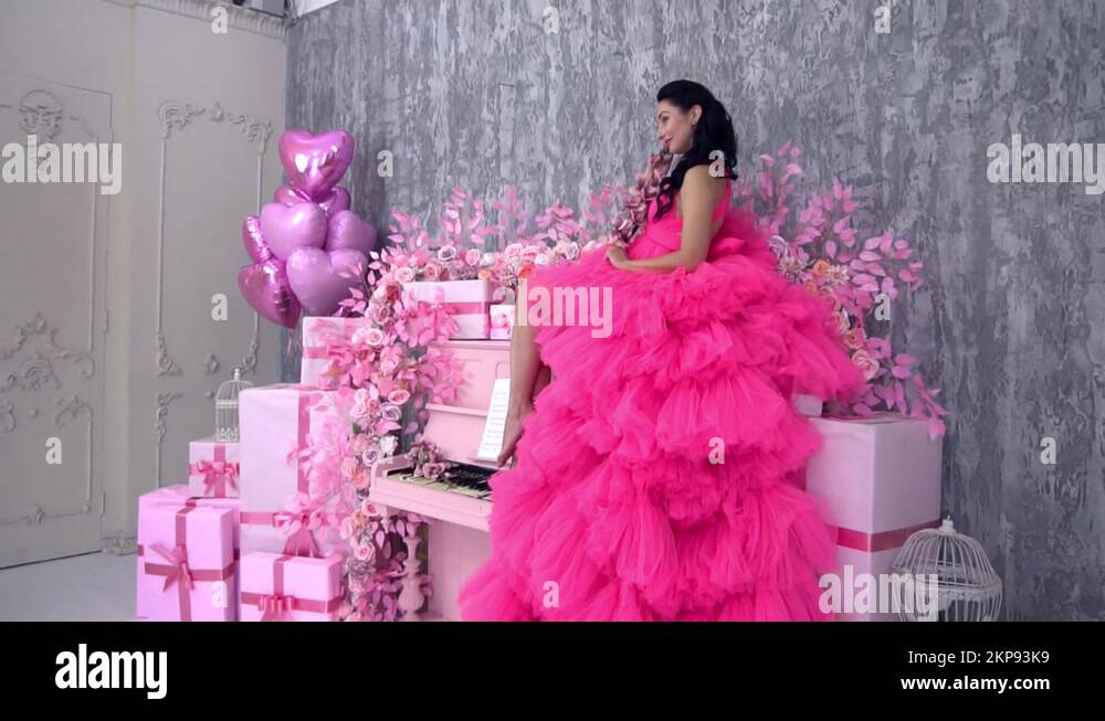 Lady in the dress Stock Videos & Footage - HD and 4K Video Clips - Alamy