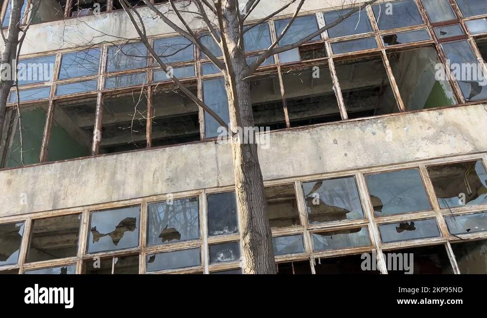 Broken windows old Stock Videos & Footage - HD and 4K Video Clips - Alamy