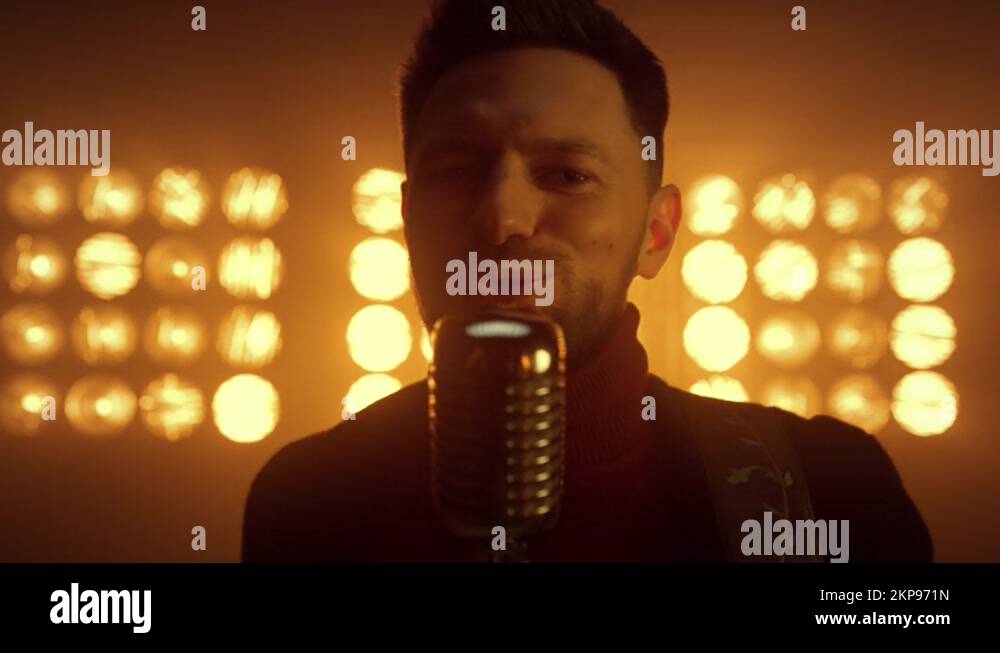 Solo singer on stage Stock Videos & Footage - HD and 4K Video Clips - Alamy