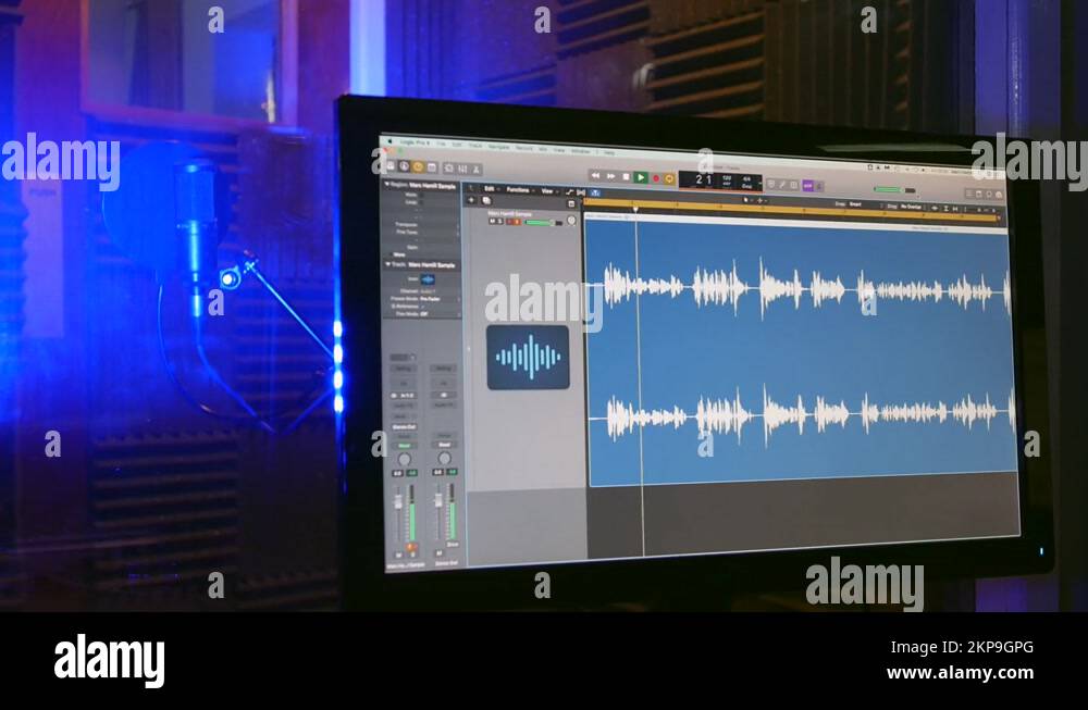 Waveform computer monitor Stock Videos & Footage - HD and 4K Video ...