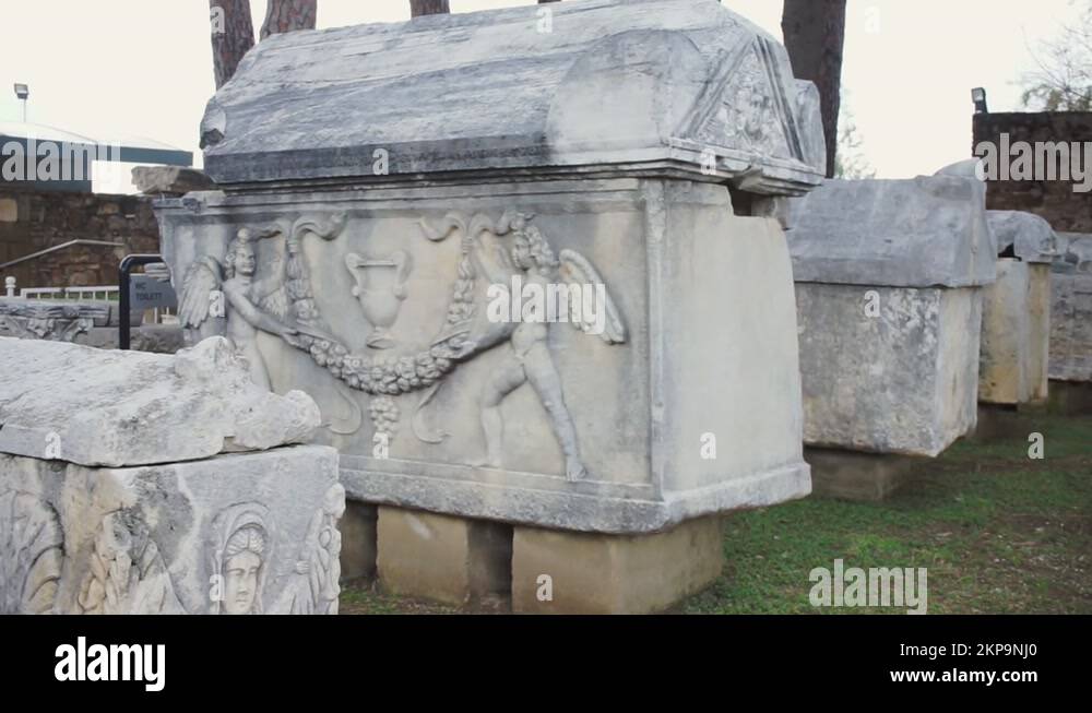 Medieval burial art Stock Videos & Footage - HD and 4K Video Clips - Alamy