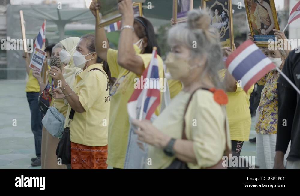 Group wearing mask protest Stock Videos & Footage - HD and 4K Video ...