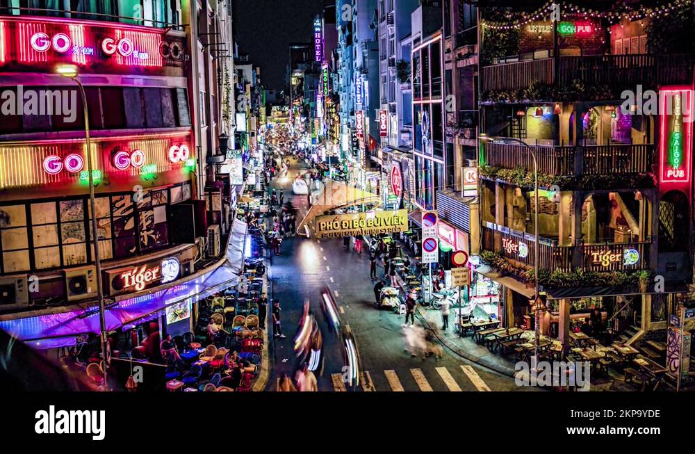 Busy party Stock Videos & Footage - HD and 4K Video Clips - Alamy