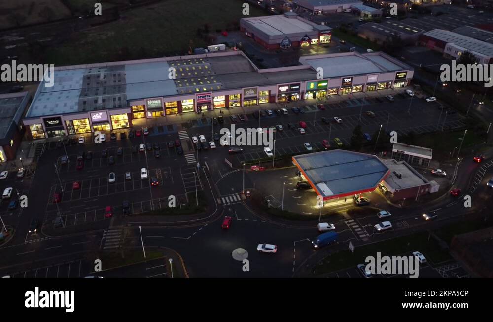 Building retail park Stock Videos & Footage - HD and 4K Video Clips - Alamy