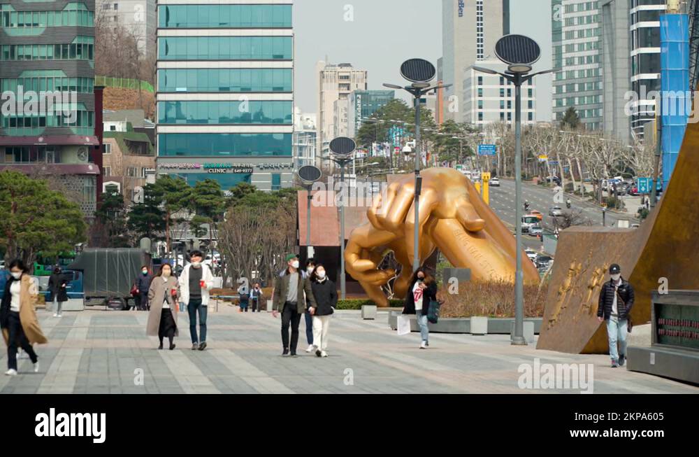Gangnam style statue Stock Videos & Footage - HD and 4K Video Clips - Alamy