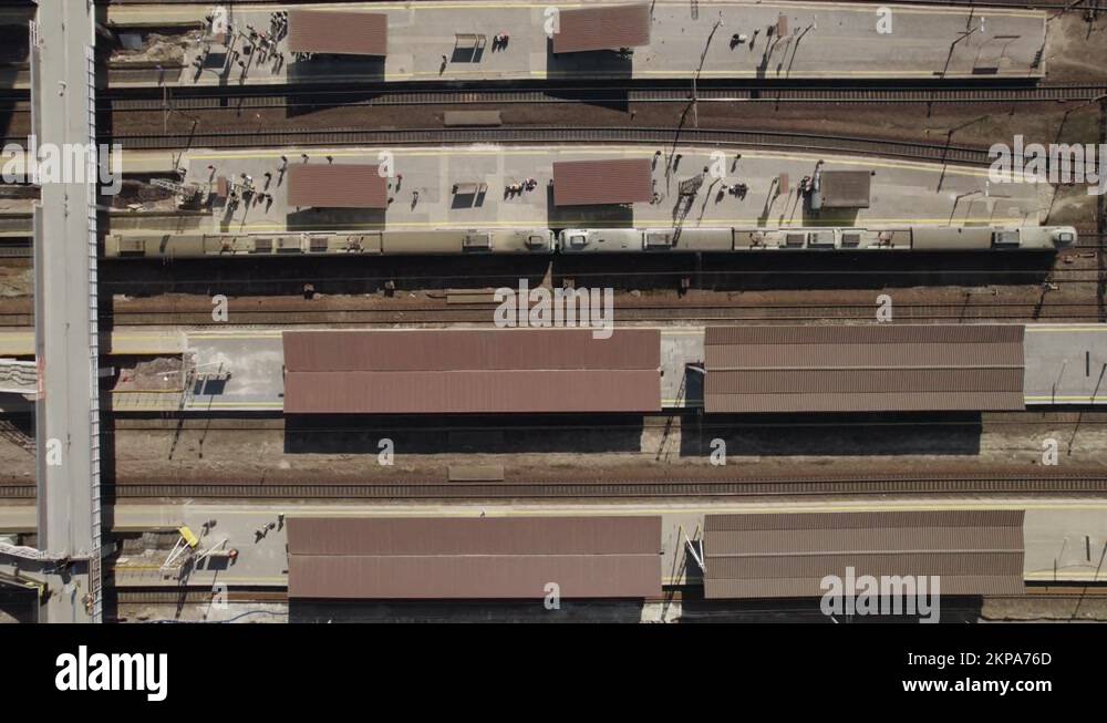 Railway platforms Stock Videos & Footage - HD and 4K Video Clips - Alamy