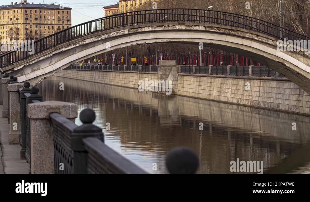 Humpbacked Stock Videos & Footage - HD and 4K Video Clips - Alamy