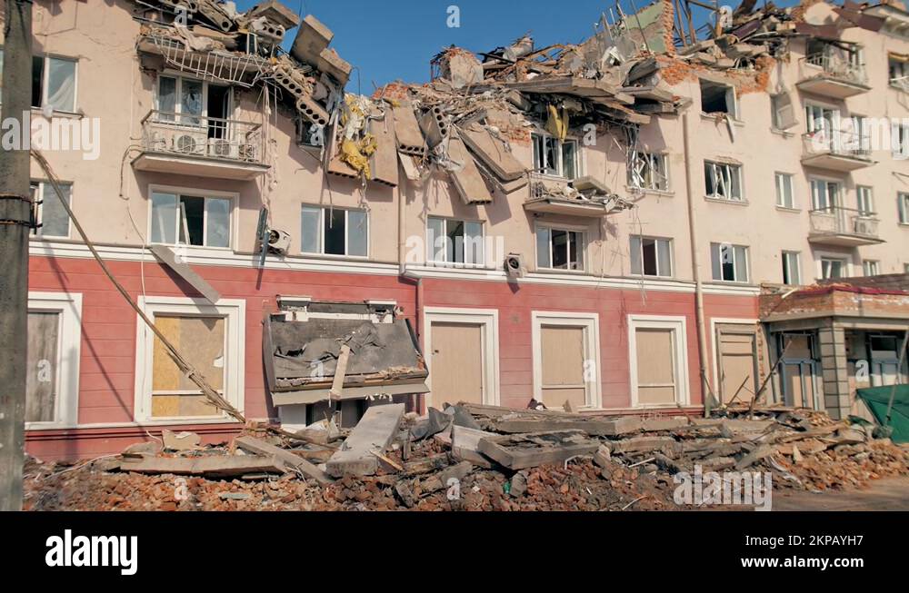 war building ruin Ukraine destruction city bomb house attack destroyed ...