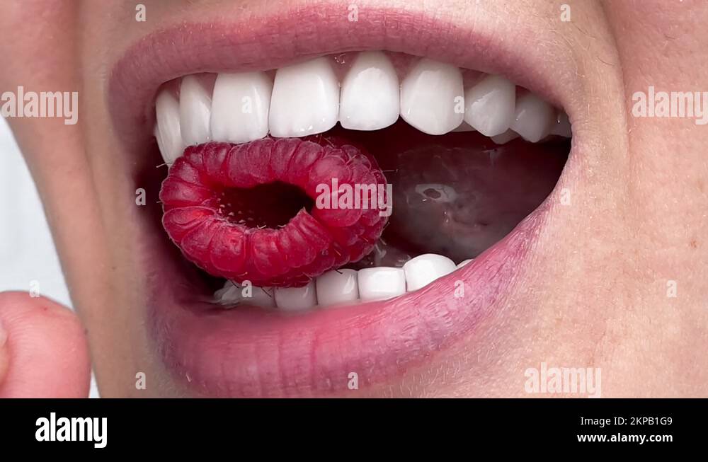 Raspberry crown Stock Videos & Footage - HD and 4K Video Clips - Alamy