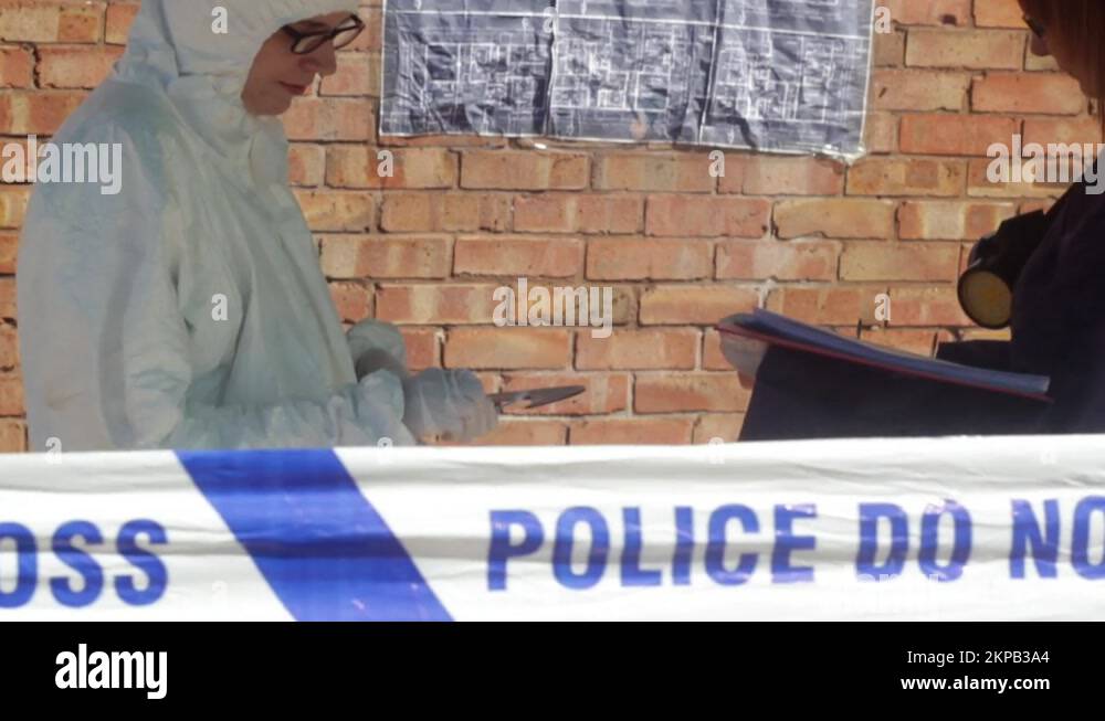 Crime Scene Investigators And Evidence Stock Videos And Footage Hd And 4k Video Clips Alamy