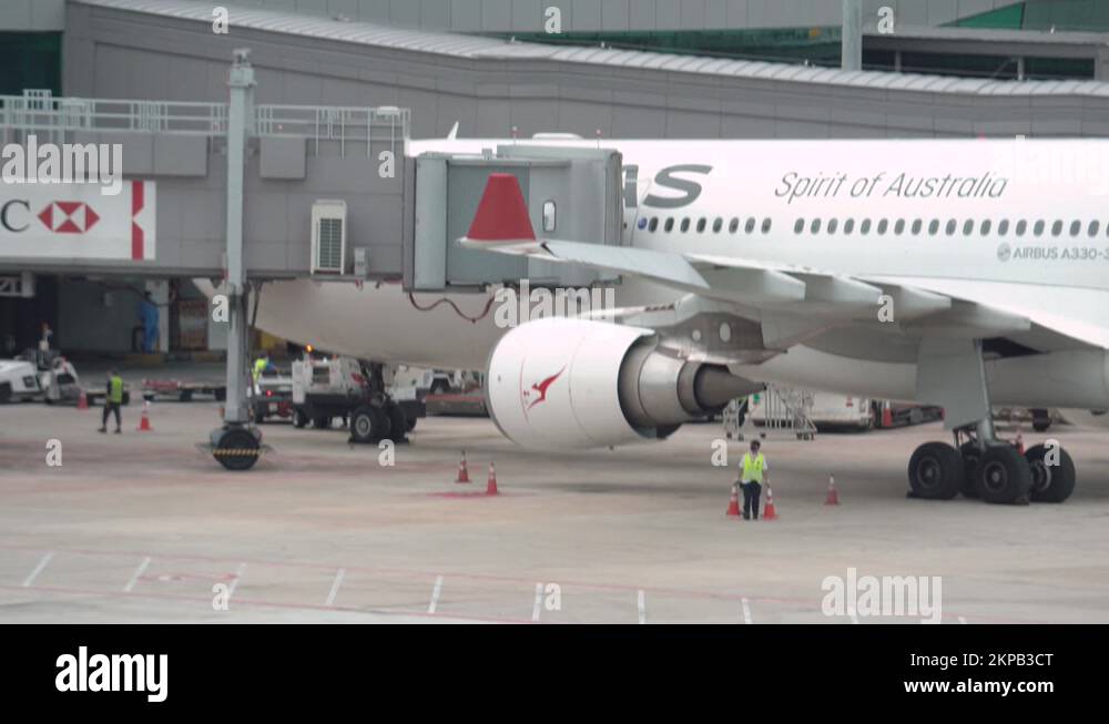 Ground handling airport Stock Videos & Footage - HD and 4K Video Clips ...