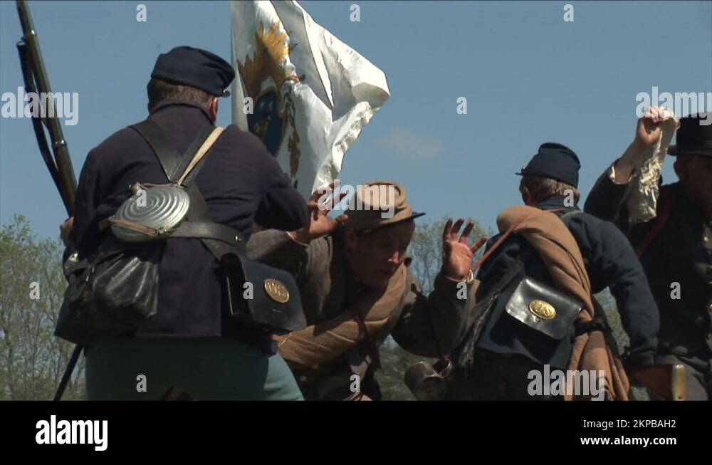 Civil War Confederate Soldiers attack through smoke - Pickett's Charge ...