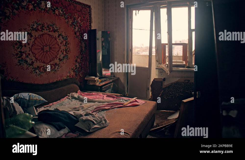 war building ruin Ukraine destruction city bomb house attack destroyed ...