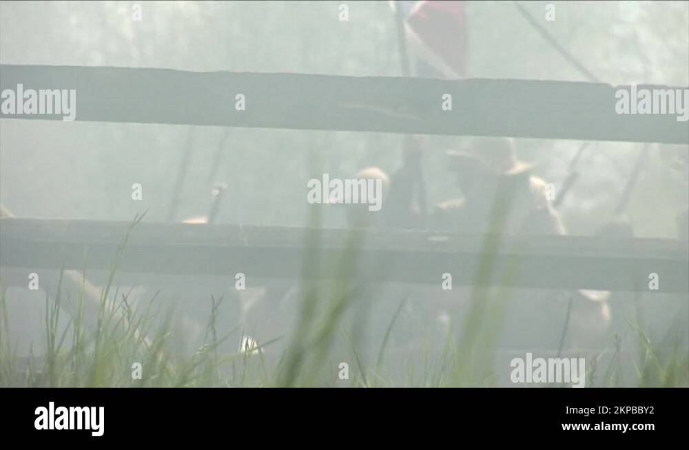 Civil War Confederate Soldiers attack through smoke - Pickett's Charge ...