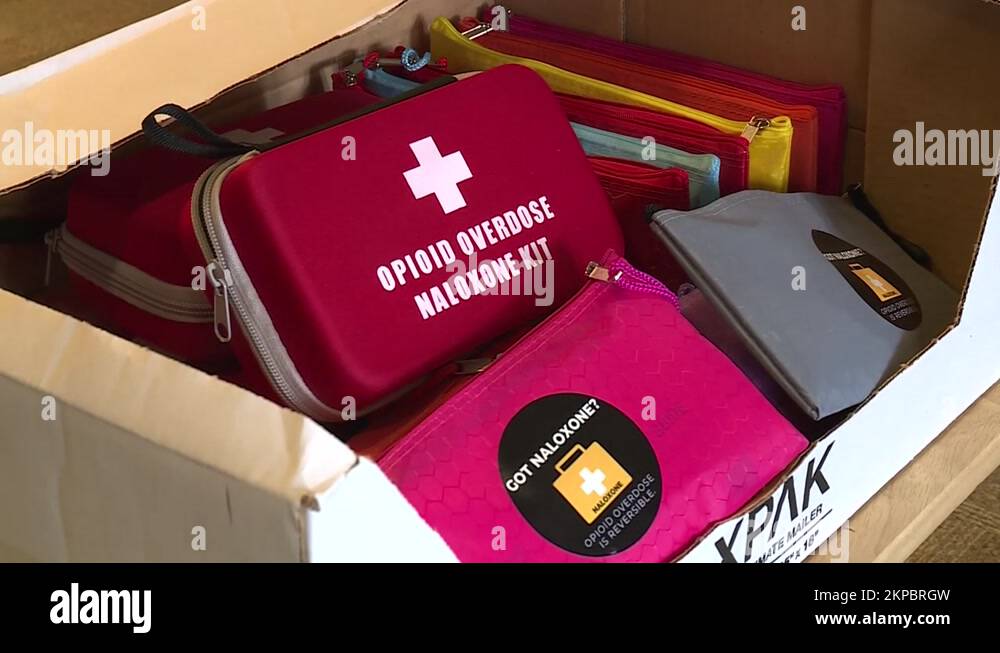 Kit naloxone Stock Videos & Footage - HD and 4K Video Clips - Alamy