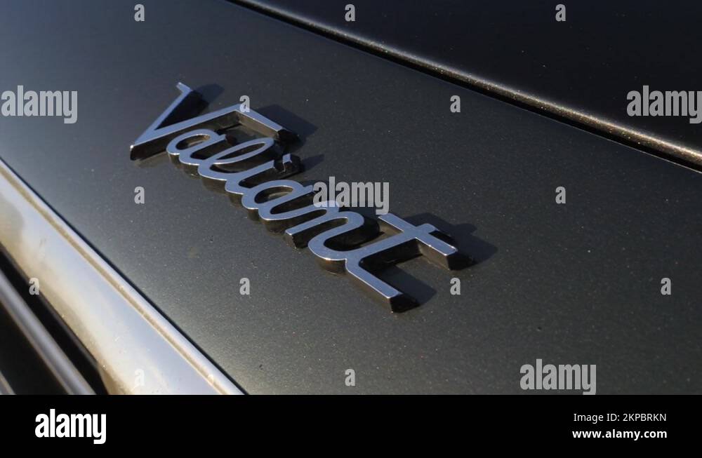 Chrysler badge Stock Videos & Footage - HD and 4K Video Clips - Alamy