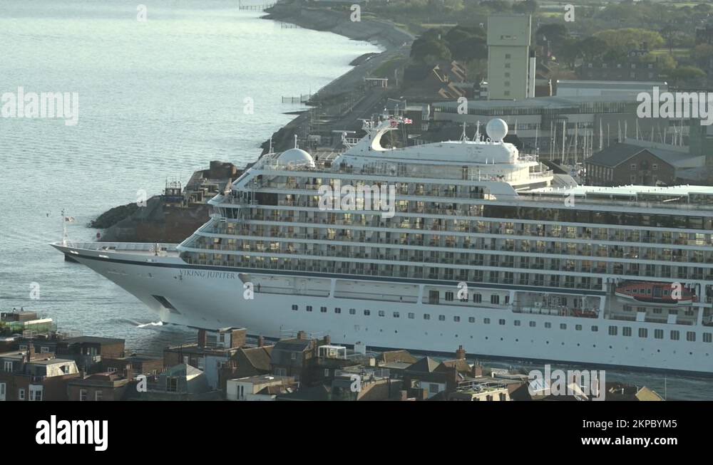 Viking sailors Stock Videos & Footage - HD and 4K Video Clips - Alamy