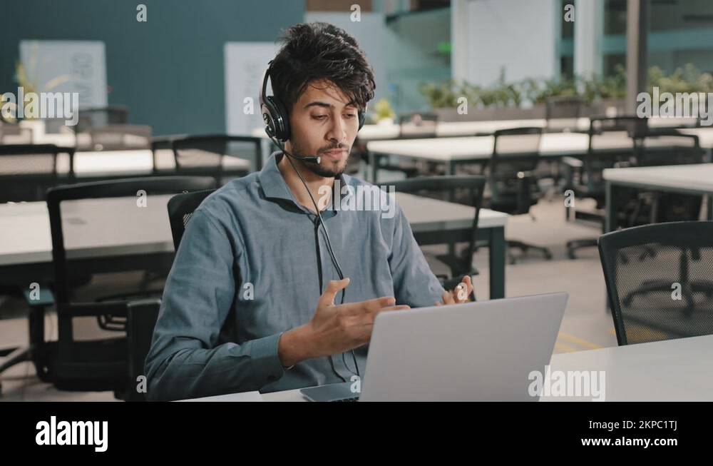 Microphone operator Stock Videos & Footage - HD and 4K Video Clips - Alamy