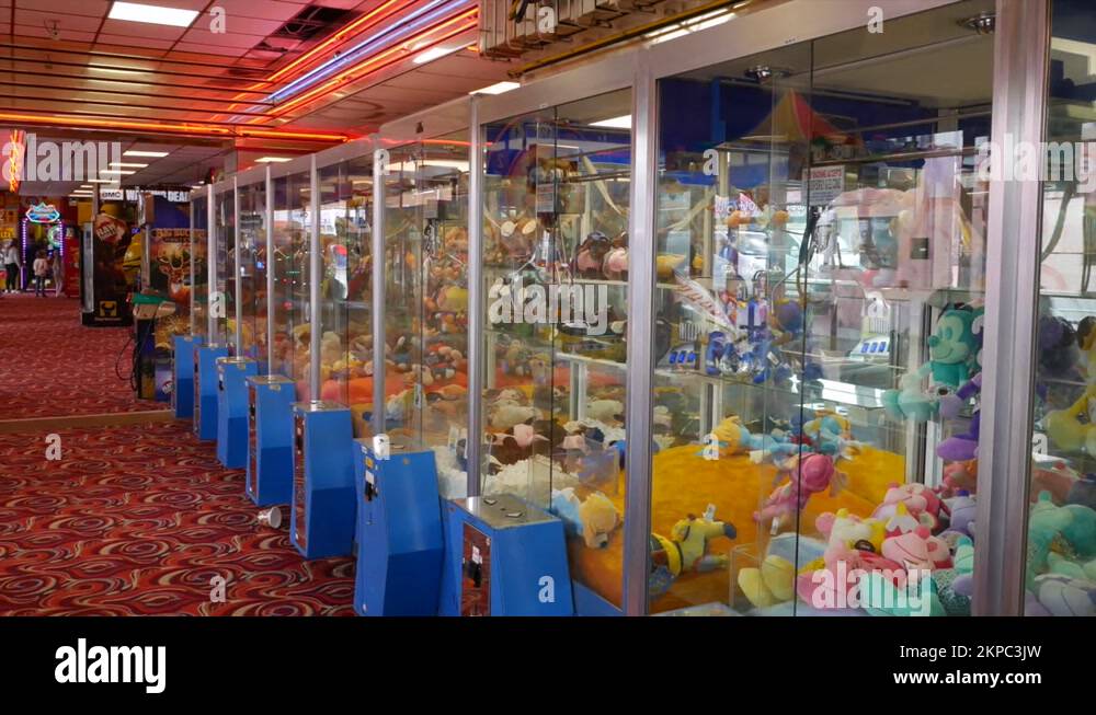 Arcade grabber machine Stock Videos & Footage - HD and 4K Video Clips ...