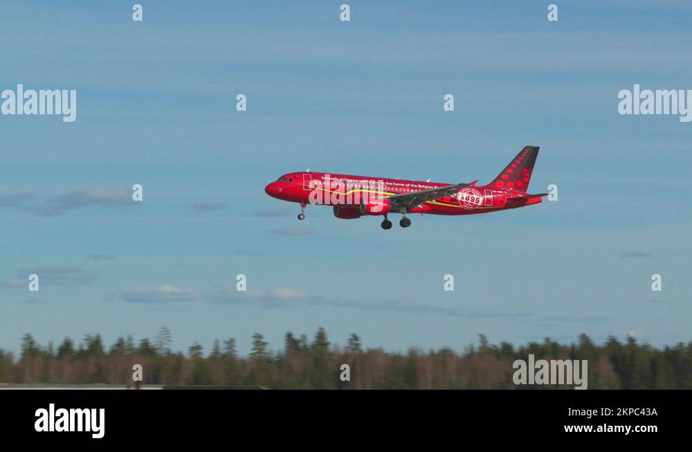 airplane brussels airlines airbus a320 red devils livery trident ...