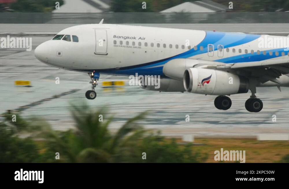Side view plane landing Stock Videos & Footage - HD and 4K Video Clips ...