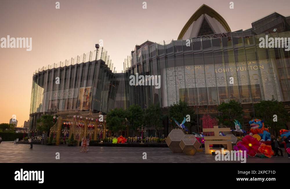 bangkok riverside modern mall front square panorama 4k timelapse ...