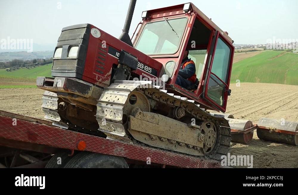 Tractor operations Stock Videos & Footage - HD and 4K Video Clips - Alamy