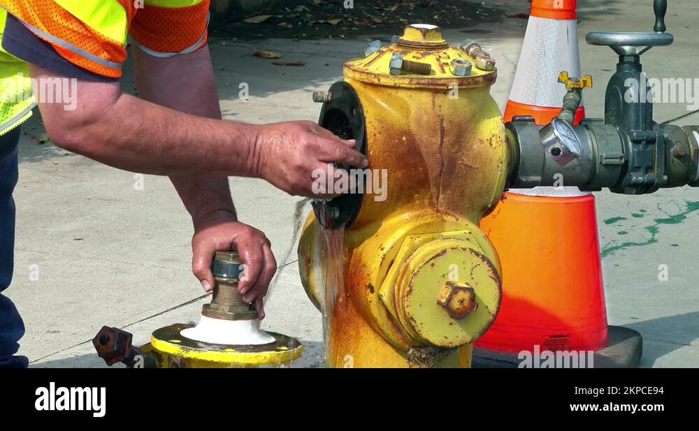 Utility repairs Stock Videos & Footage - HD and 4K Video Clips - Alamy