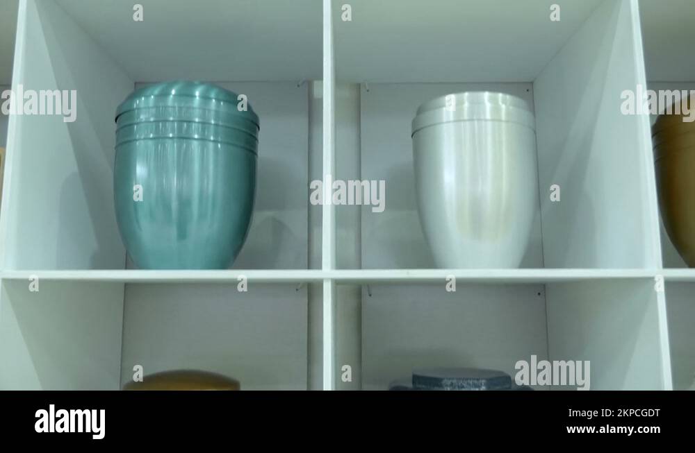 Funeral ashes Stock Videos & Footage - HD and 4K Video Clips - Alamy