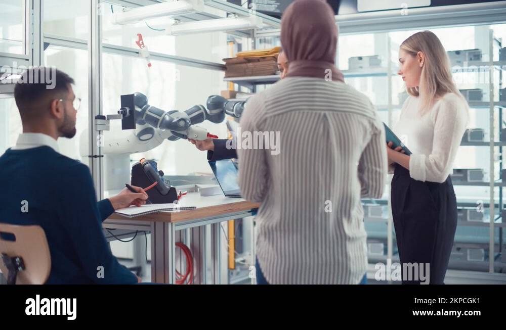 Limb engineer Stock Videos & Footage - HD and 4K Video Clips - Alamy