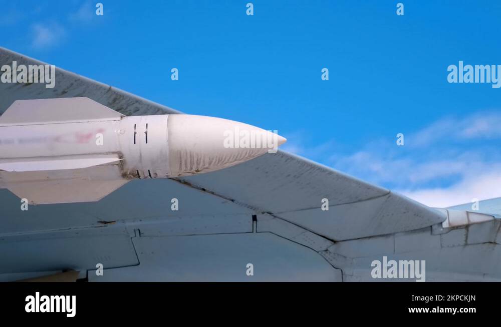 On the wing of Russian fighter controlled missile "air-to-air", "air-to ...