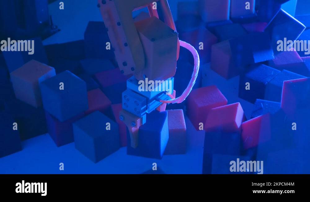 Robot pyramid Stock Videos & Footage - HD and 4K Video Clips - Alamy