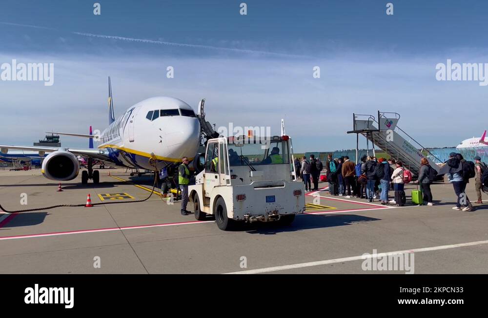 Ryanair stewardess Stock Videos & Footage - HD and 4K Video Clips - Alamy