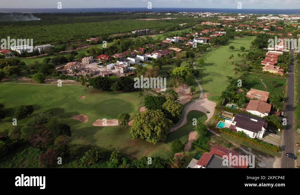 Residence golf club Stock Videos & Footage - HD and 4K Video Clips - Alamy