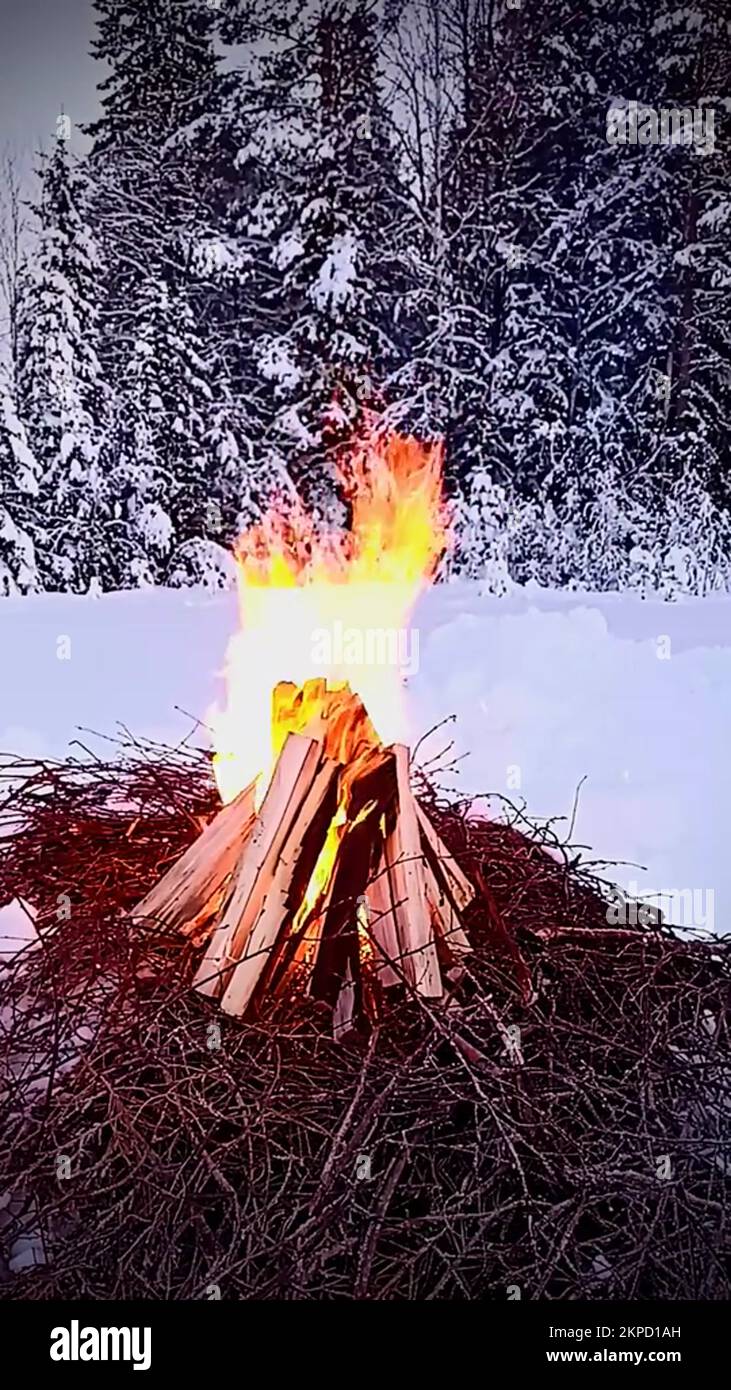 Campfire on snow Stock Videos & Footage - HD and 4K Video Clips - Alamy