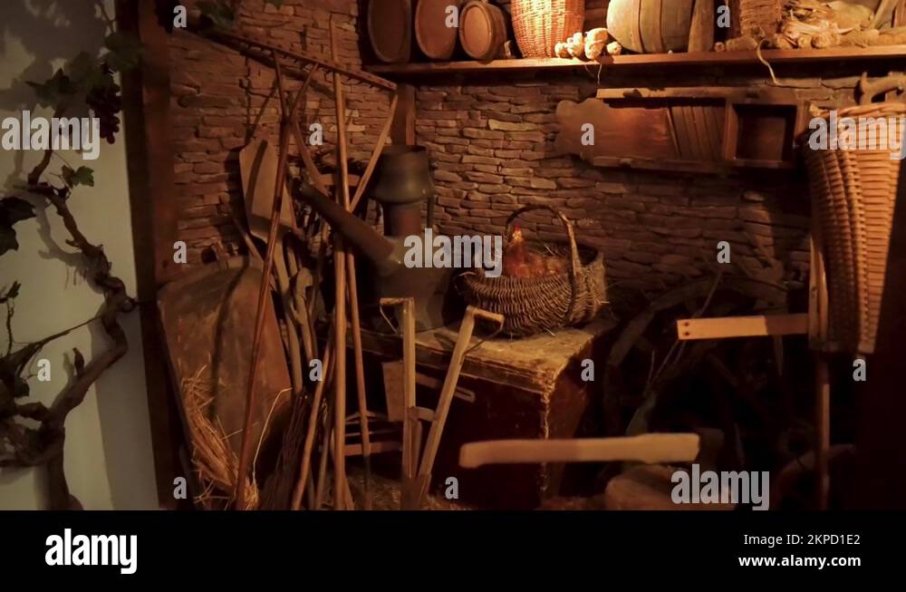 Chicken sculptures Stock Videos & Footage - HD and 4K Video Clips - Alamy
