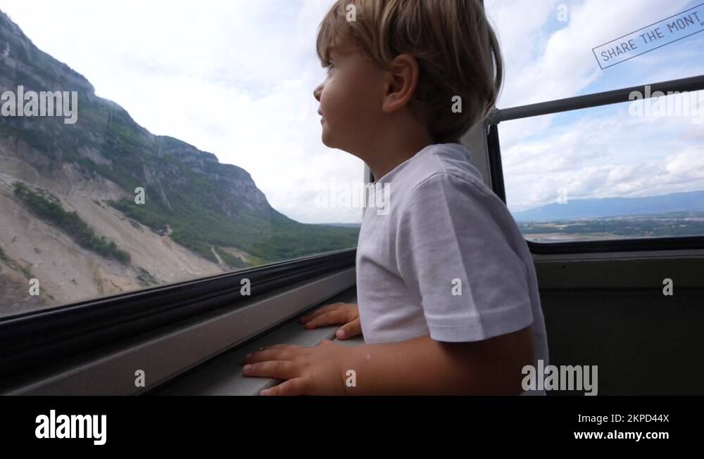 Teleferic cabin Stock Videos & Footage - HD and 4K Video Clips - Alamy