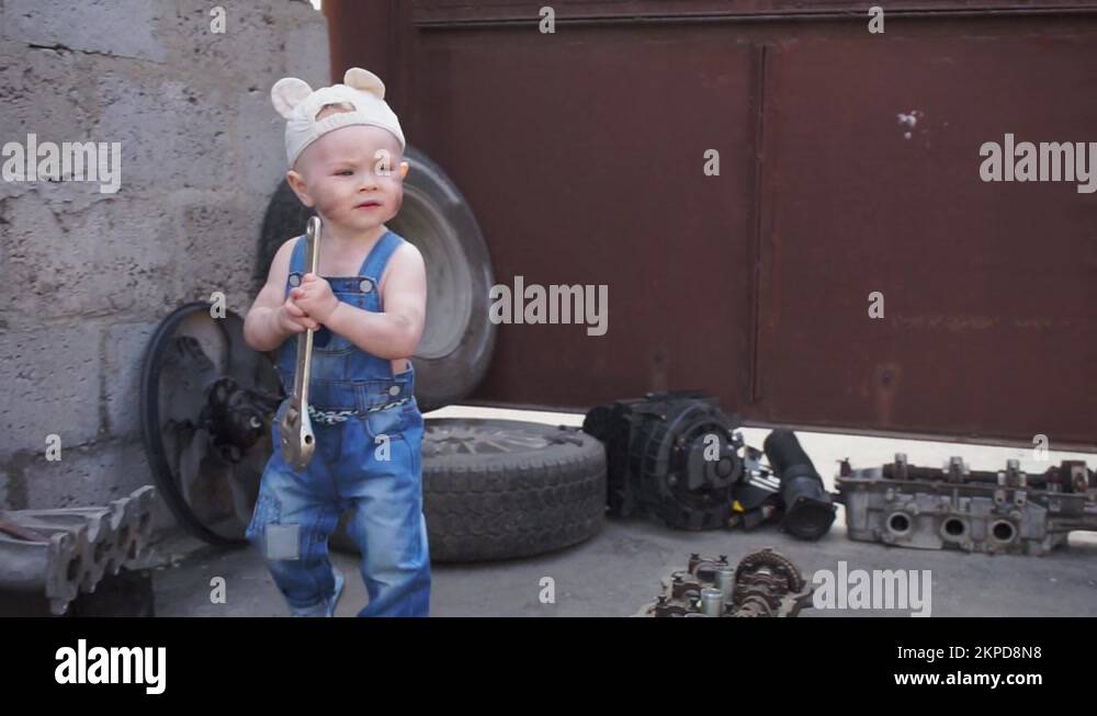 Little mechanic Stock Videos & Footage - HD and 4K Video Clips - Alamy