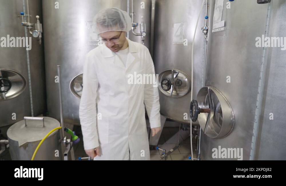 Drink distribution Stock Videos & Footage - HD and 4K Video Clips - Alamy