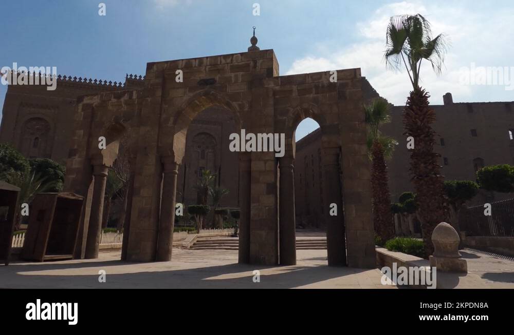 Exterior view of Mosque Madrasa of Sultan Hassan and Al-Rifa'i Mosque ...