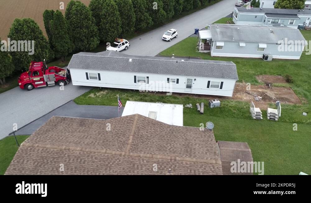 Mobile home removal Stock Videos & Footage - HD and 4K Video Clips - Alamy
