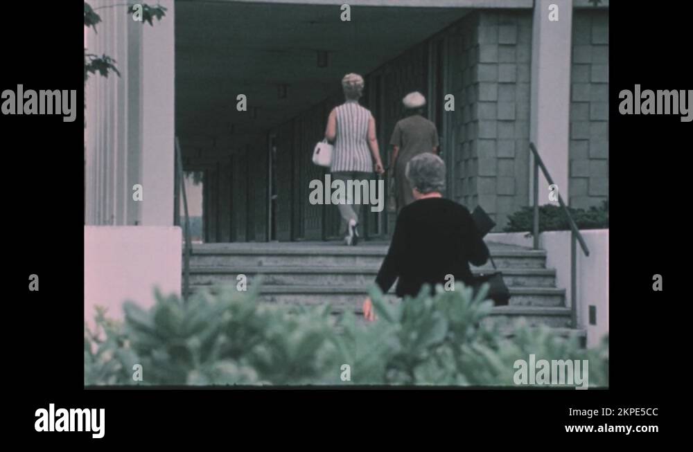 Open door building people Stock Videos & Footage - HD and 4K Video ...