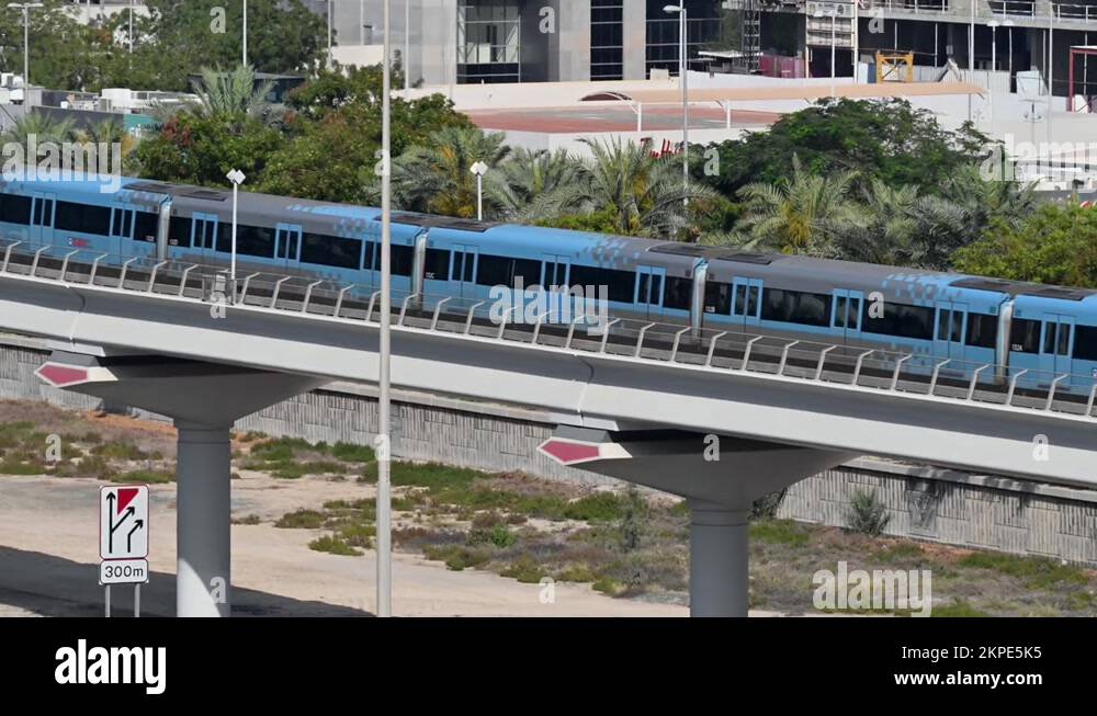 Dubai bridge metro transport Stock Videos & Footage - HD and 4K Video Clips - Alamy