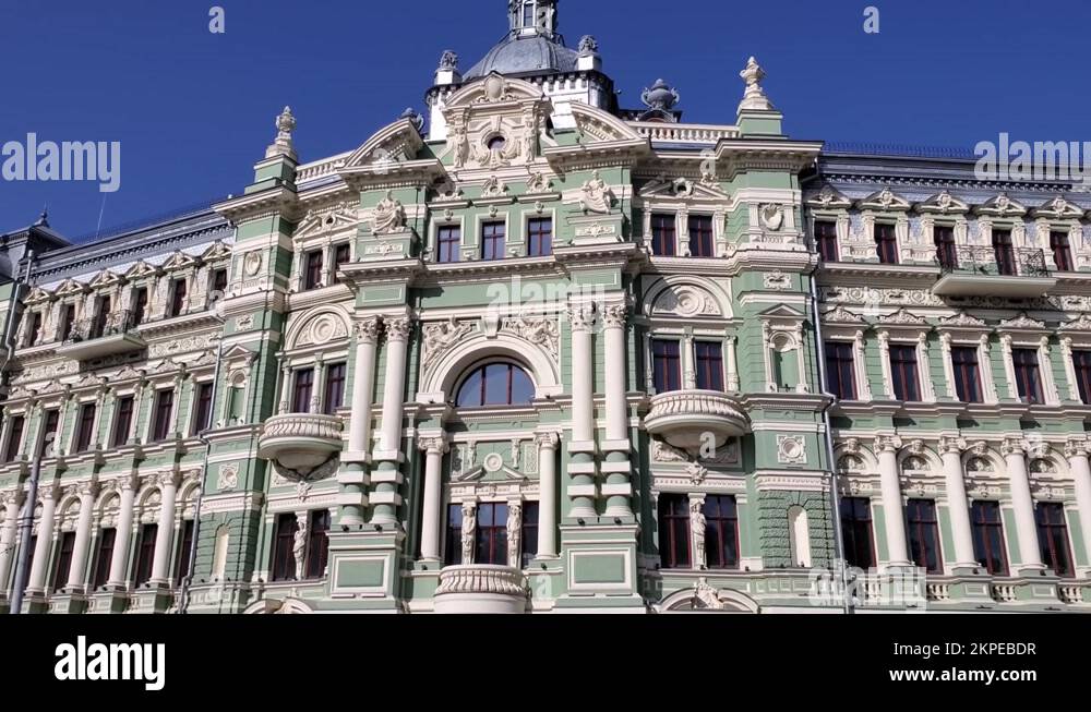 Stucco columns Stock Videos & Footage - HD and 4K Video Clips - Alamy