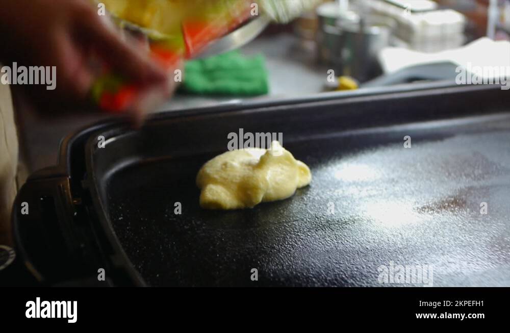 Turning waffle Stock Videos & Footage - HD and 4K Video Clips - Alamy